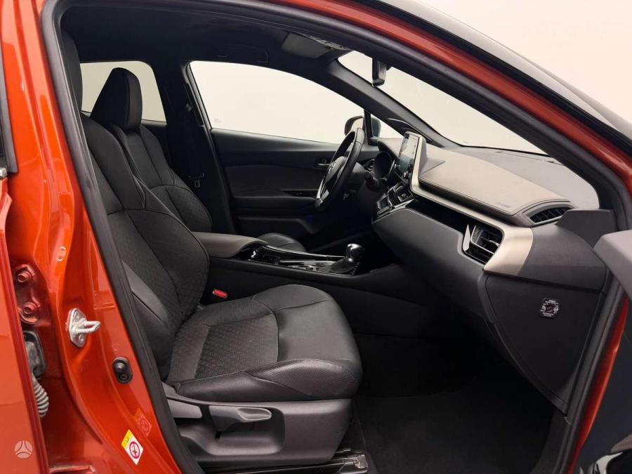 Оранжевый Тойота C-HR 2019 в Паневежис, объемом двигателя 1.99 л и пробегом 87 тыс. км за 21790 €, фото 16 на AUTOMOTO.COM.LV