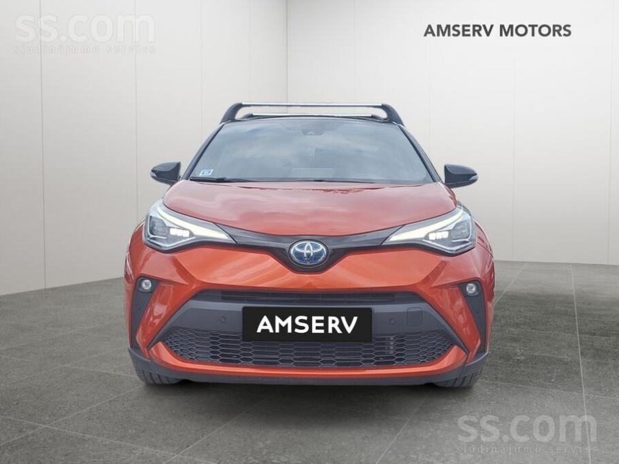 Orange Toyota C-HR 2020 in Riga, with an engine capacity of 2.00 L and mileage of 85 thousand km for 22200 €, photo 5 on AUTOMOTO.COM.LV