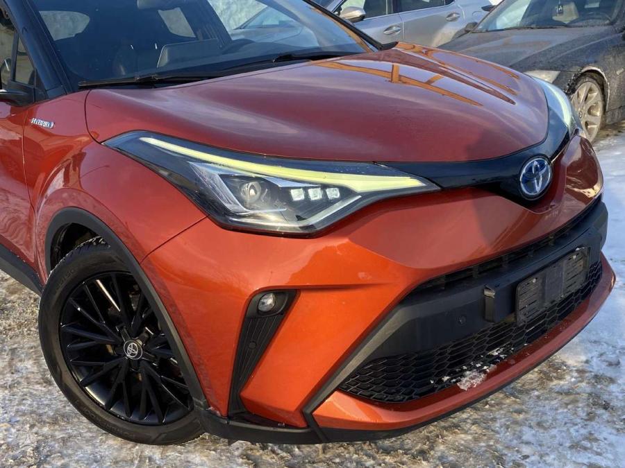 Orange Toyota C-HR 2020 in Vilnius, with an engine capacity of 1.99 L and mileage of 142 thousand km for 20300 €, photo 7 on AUTOMOTO.COM.LV