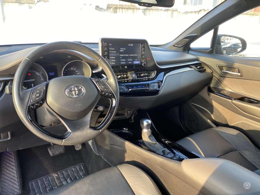 Oranžs Toyota C-HR 2020 Viļņa, ar dzinēja tilpumu 1.99 L un nobraukumu 142 tūkst. km par 19900 €, foto 17 vietnē AUTOMOTO.COM.LV