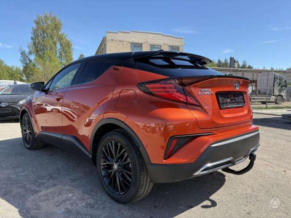 Oranžs Toyota C-HR 2020 Radviliškis, ar dzinēja tilpumu 1.99 L un nobraukumu 62 tūkst. km par 21350 €, foto 4 vietnē AUTOMOTO.COM.LV