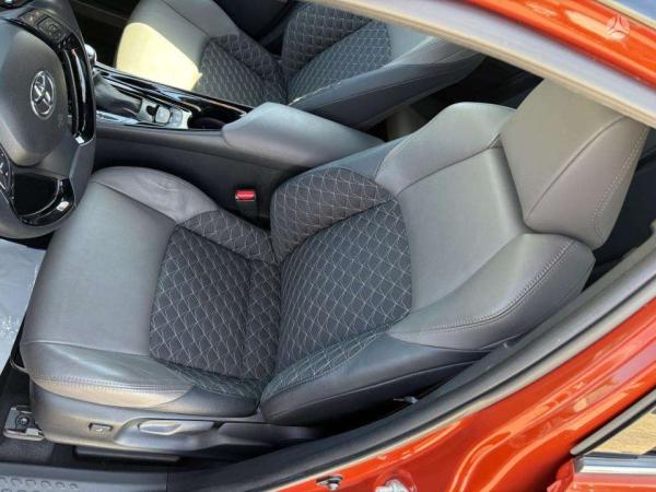 Oranžs Toyota C-HR 2020 Radviliškis, ar dzinēja tilpumu 1.99 L un nobraukumu 62 tūkst. km par 21350 €, foto 10 vietnē AUTOMOTO.COM.LV