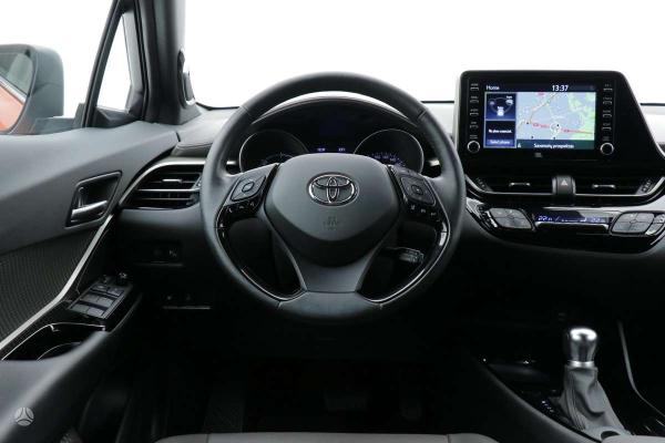 Оранжевый Тойота C-HR 2020 в Вильнюс, объемом двигателя 1.99 л и пробегом 63 тыс. км за 25900 €, фото 8 на AUTOMOTO.COM.LV