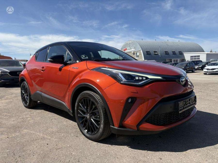 Orange Toyota C-HR 2020 in Radviliskis, with an engine capacity of 1.99 L and mileage of 62 thousand km for 20950 €, photo 3 on AUTOMOTO.COM.LV