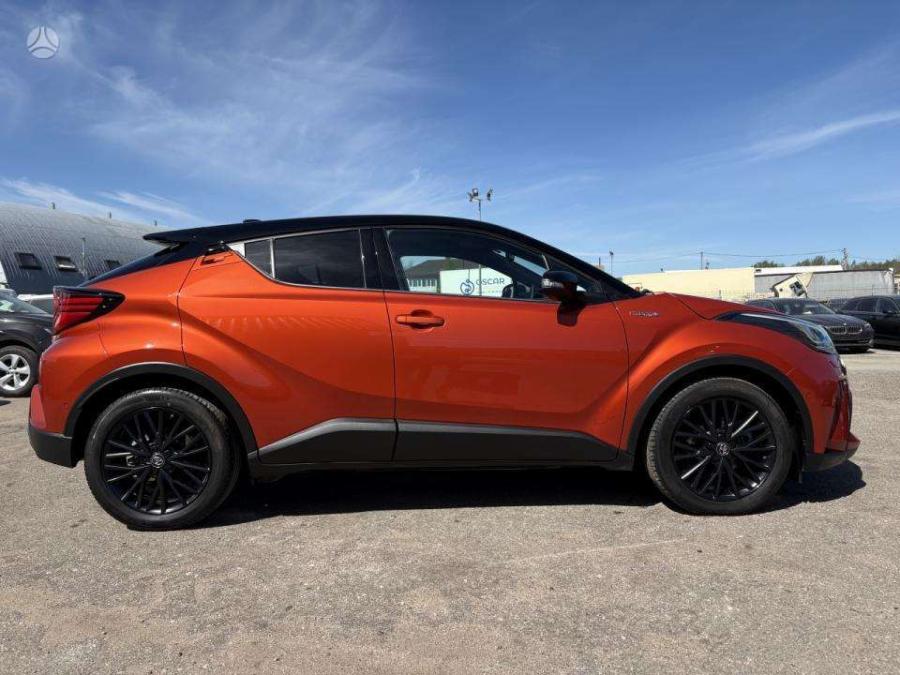 Orange Toyota C-HR 2020 in Radviliskis, with an engine capacity of 1.99 L and mileage of 62 thousand km for 20950 €, photo 9 on AUTOMOTO.COM.LV