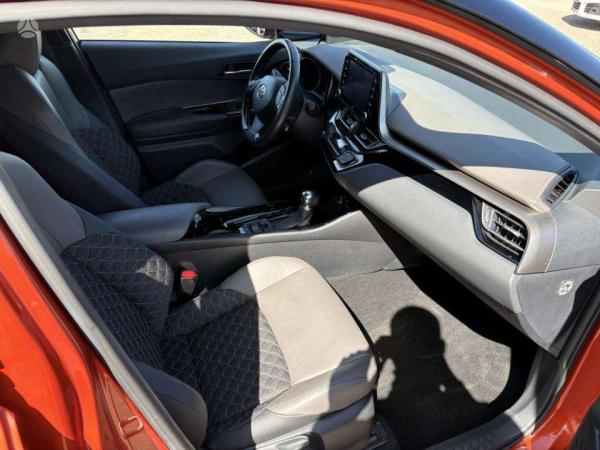 Oranžs Toyota C-HR 2020 Radviliškis, ar dzinēja tilpumu 1.99 L un nobraukumu 62 tūkst. km par 20950 €, foto 9 vietnē AUTOMOTO.COM.LV