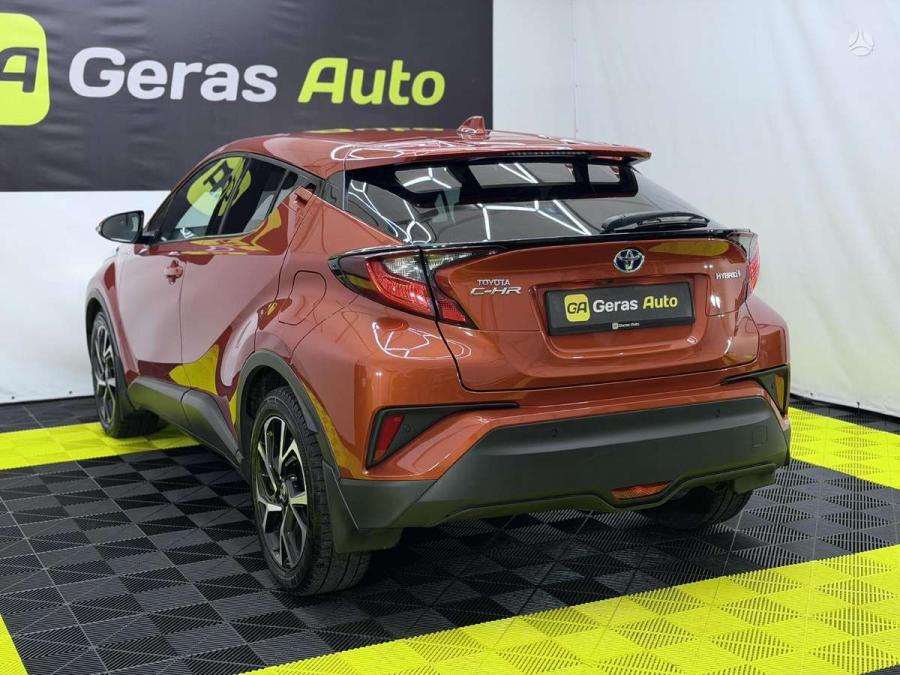 Oranžs Toyota C-HR 2021 Viļņa, ar dzinēja tilpumu 1.80 L un nobraukumu 126 tūkst. km par 23490 €, foto 6 vietnē AUTOMOTO.COM.LV