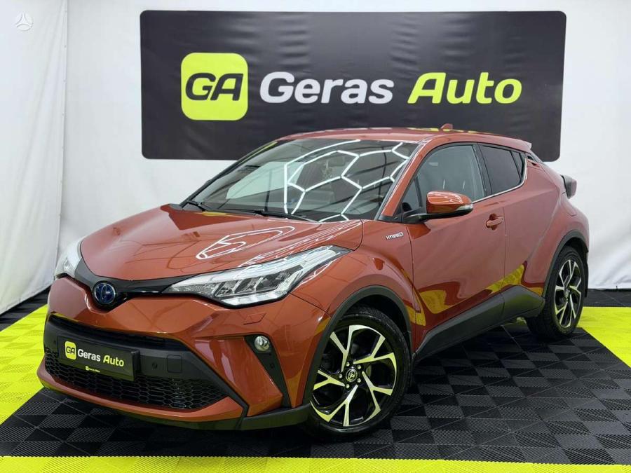 Orange Toyota C-HR 2021 in Vilnius, with an engine capacity of 1.80 L and mileage of 126 thousand km for 22950 €, photo 1 on AUTOMOTO.COM.LV