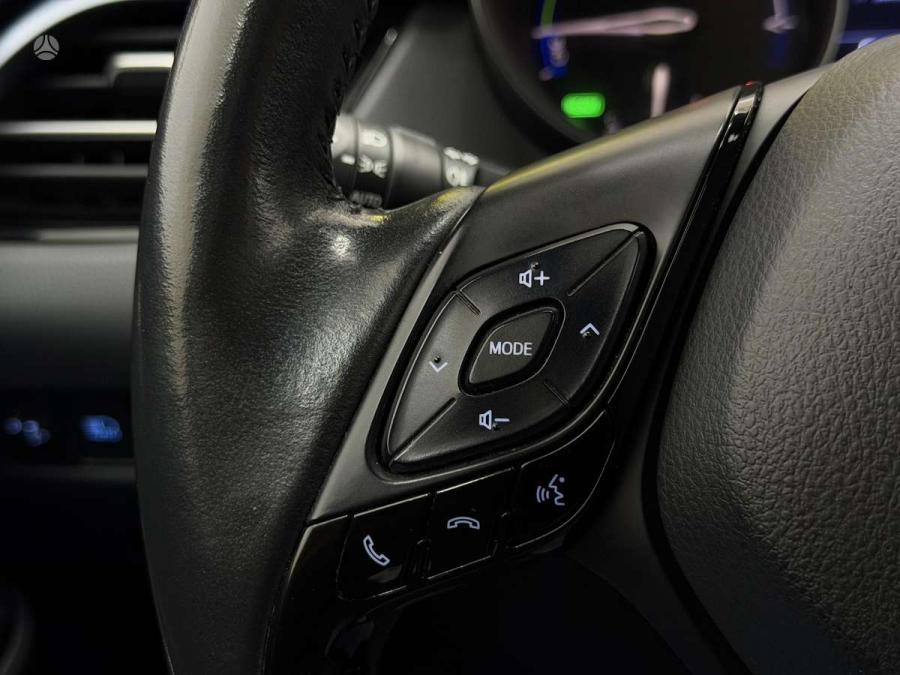 Oranžs Toyota C-HR 2021 Viļņa, ar dzinēja tilpumu 1.80 L un nobraukumu 126 tūkst. km par 18900 €, foto 24 vietnē AUTOMOTO.COM.LV