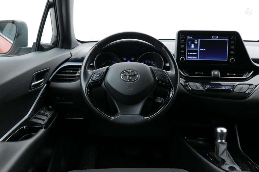 Orange Toyota C-HR 2021 in Vilnius, with an engine capacity of 1.80 L and mileage of 126 thousand km for 21900 €, photo 9 on AUTOMOTO.COM.LV
