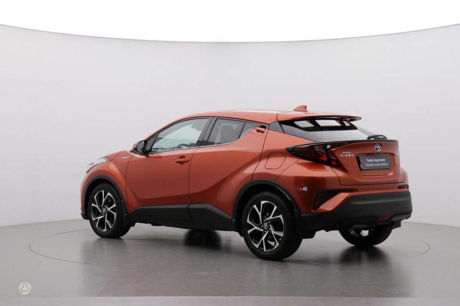 Orange Toyota C-HR 2021 in Vilnius, with an engine capacity of 1.80 L and mileage of 126 thousand km for 21900 €, photo 19 on AUTOMOTO.COM.LV