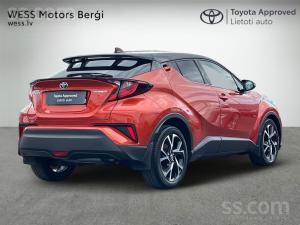 Оранжевый Тойота C-HR 2021 в Рига, объемом двигателя 1.80 л и пробегом 54 тыс. км за 23990 €, фото 3 на AUTOMOTO.COM.LV