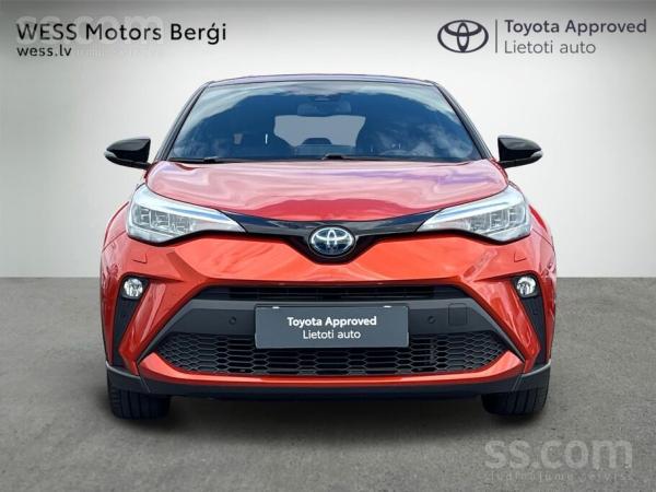Toyota C-HR 2021 in Riga on AUTOMOTO.COM.LV Orange Toyota C-HR 2021 in Riga, with an engine capacity of 1.80 L and mileage of 54 thousand km for 23990 €, photo 6 on AUTOMOTO.COM.LV