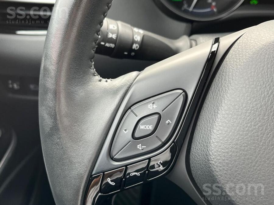 Оранжевый Тойота C-HR 2021 в Рига, объемом двигателя 1.80 л и пробегом 54 тыс. км за 23990 €, фото 18 на AUTOMOTO.COM.LV