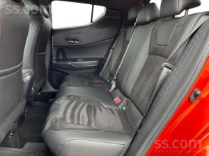 Оранжевый Тойота C-HR 2021 в Рига, объемом двигателя 1.80 л и пробегом 54 тыс. км за 23990 €, фото 23 на AUTOMOTO.COM.LV