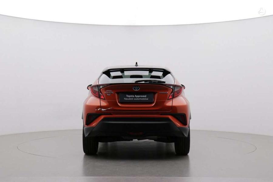 Oranžs Toyota C-HR 2021 Viļņa, ar dzinēja tilpumu 1.80 L un nobraukumu 28 tūkst. km par 24900 €, foto 6 vietnē AUTOMOTO.COM.LV