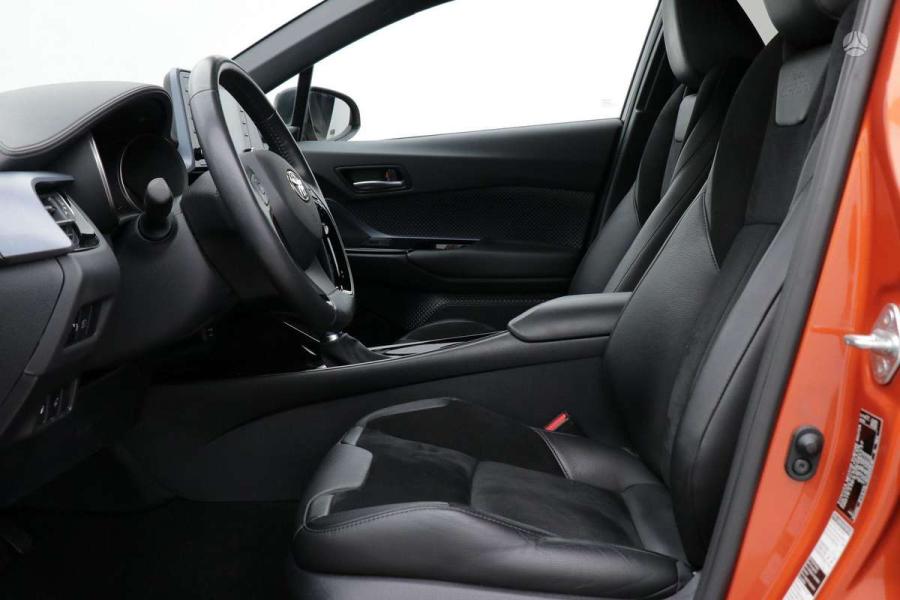 Oranžs Toyota C-HR 2021 Viļņa, ar dzinēja tilpumu 1.80 L un nobraukumu 28 tūkst. km par 24900 €, foto 13 vietnē AUTOMOTO.COM.LV