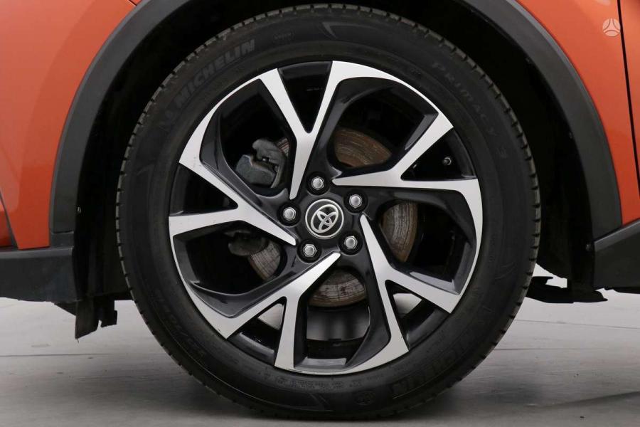Oranžs Toyota C-HR 2021 Viļņa, ar dzinēja tilpumu 1.80 L un nobraukumu 28 tūkst. km par 24900 €, foto 15 vietnē AUTOMOTO.COM.LV