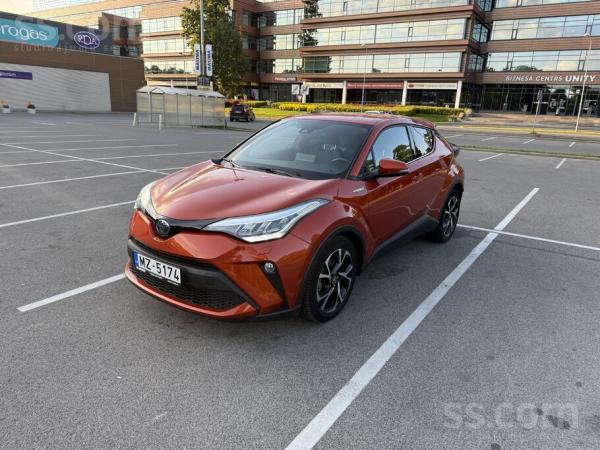 Oranžs Toyota C-HR 2021 Rīga, ar dzinēja tilpumu 1.80 L un nobraukumu 33 tūkst. km par 20800 €, foto  vietnē AUTOMOTO.COM.LV