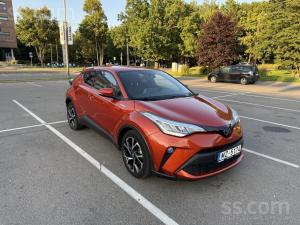 Оранжевый Тойота C-HR 2021 в Рига, объемом двигателя 1.80 л и пробегом 33 тыс. км за 20800 €, фото 3 на AUTOMOTO.COM.LV