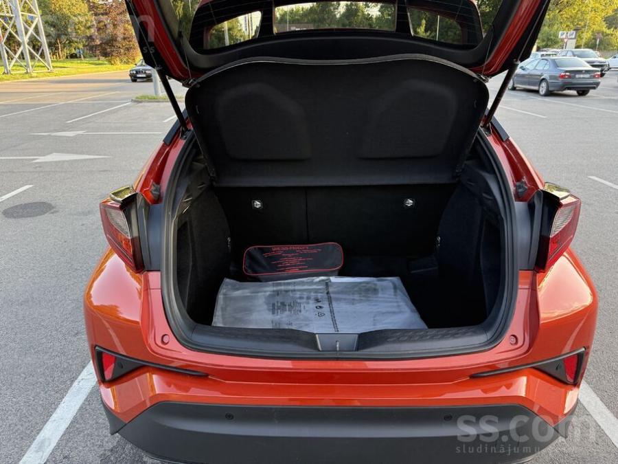 Оранжевый Тойота C-HR 2021 в Рига, объемом двигателя 1.80 л и пробегом 33 тыс. км за 20800 €, фото 8 на AUTOMOTO.COM.LV