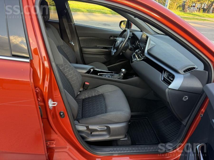 Оранжевый Тойота C-HR 2021 в Рига, объемом двигателя 1.80 л и пробегом 33 тыс. км за 20800 €, фото 10 на AUTOMOTO.COM.LV