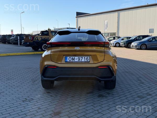 Orange Toyota C-HR 2025 in Liepaja, with an engine capacity of 1.80 L and mileage of 21 thousand km for 36200 €, photo 9 on AUTOMOTO.COM.LV