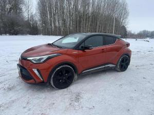 Orange Toyota C-HR 2021 in Panevezys, with an engine capacity of 1.99 L and mileage of 80 thousand km for 25000 €, photo  on AUTOMOTO.COM.LV
