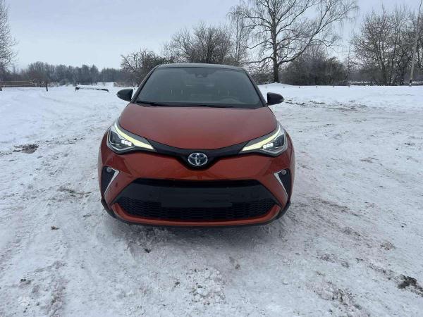 Оранжевый Тойота C-HR 2021 в Паневежис, объемом двигателя 1.99 л и пробегом 80 тыс. км за 25000 €, фото 2 на AUTOMOTO.COM.LV