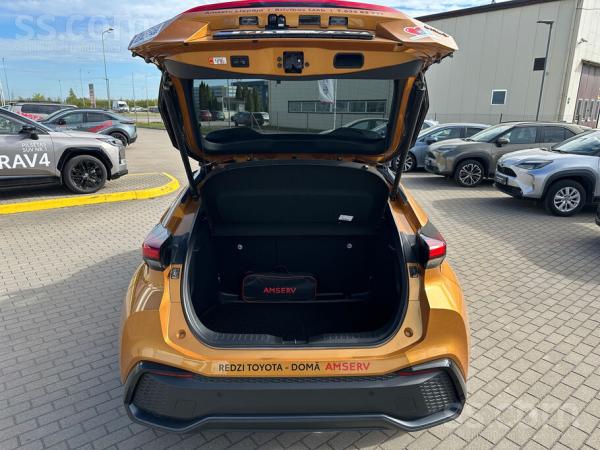 Orange Toyota C-HR 2025 in Liepaja, with an engine capacity of 1.80 L and mileage of 21 thousand km for 36600 €, photo 9 on AUTOMOTO.COM.LV