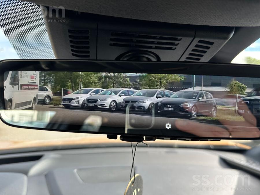 Orange Toyota C-HR 2025 in Liepaja, with an engine capacity of 1.80 L and mileage of 21 thousand km for 36600 €, photo 17 on AUTOMOTO.COM.LV