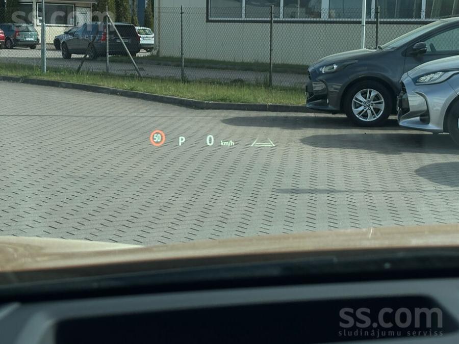 Orange Toyota C-HR 2025 in Liepaja, with an engine capacity of 1.80 L and mileage of 21 thousand km for 36600 €, photo 18 on AUTOMOTO.COM.LV