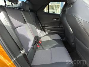 Orange Toyota C-HR 2025 in Liepaja, with an engine capacity of 1.80 L and mileage of 21 thousand km for 36600 €, photo 21 on AUTOMOTO.COM.LV
