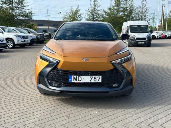 Orange Toyota C-HR 2025 in Liepaja, with an engine capacity of 1.80 L and mileage of 21 thousand km for 36600 €, photo 7 on AUTOMOTO.COM.LV