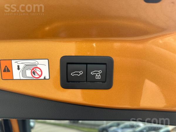 Orange Toyota C-HR 2025 in Liepaja, with an engine capacity of 1.80 L and mileage of 21 thousand km for 36600 €, photo 10 on AUTOMOTO.COM.LV