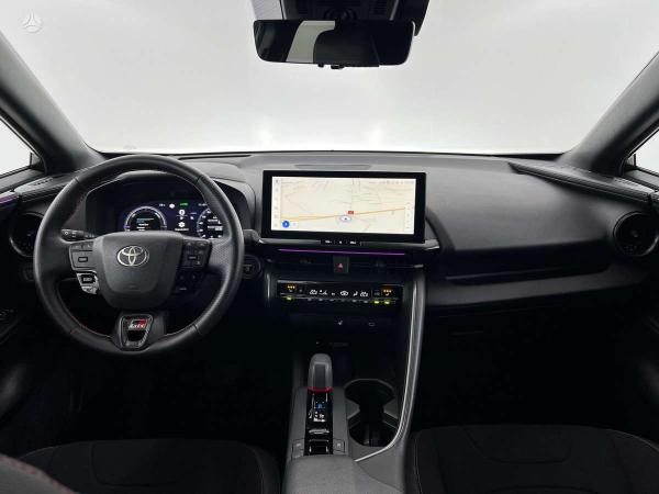 Orange Toyota C-HR 2025 in Vilnius, with an engine capacity of 1.99 L and mileage of 13 thousand km for 38900 €, photo 8 on AUTOMOTO.COM.LV