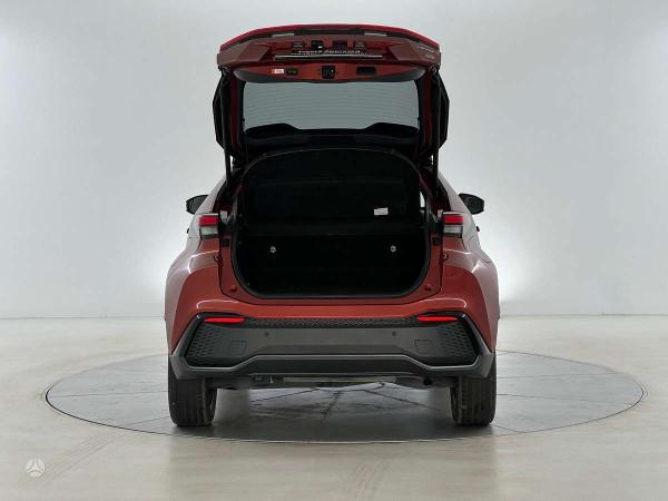 Orange Toyota C-HR 2025 in Vilnius, with an engine capacity of 1.99 L and mileage of 13 thousand km for 38900 €, photo 10 on AUTOMOTO.COM.LV