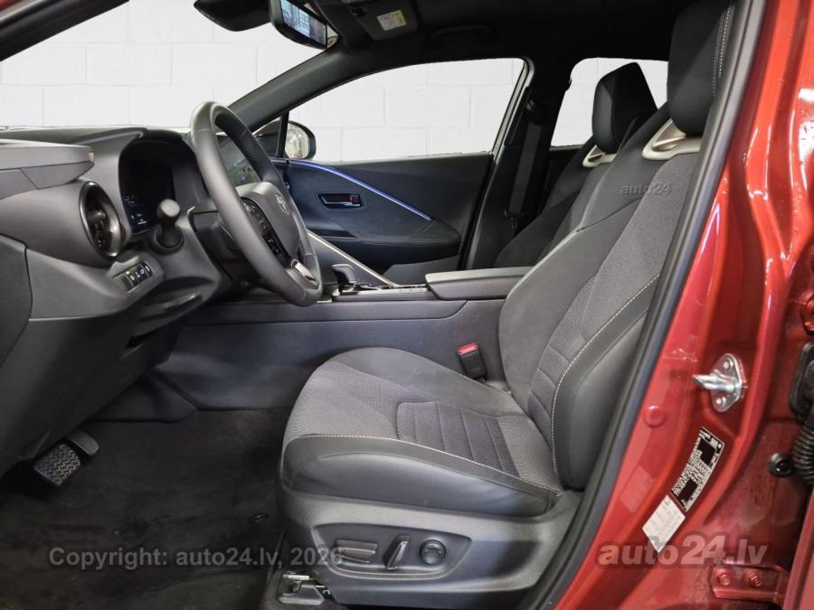 Orange Toyota C-HR 2025 in Tallinn, with an engine capacity of 2.00 L and mileage of 14 thousand km for 40990 €, photo 12 on AUTOMOTO.COM.LV