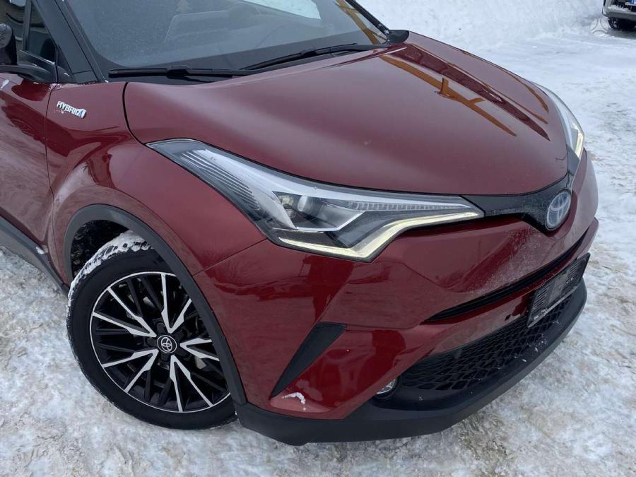 Sarkans Toyota C-HR 2017 Viļņa, ar dzinēja tilpumu 1.80 L un nobraukumu 180 tūkst. km par 15500 €, foto 7 vietnē AUTOMOTO.COM.LV