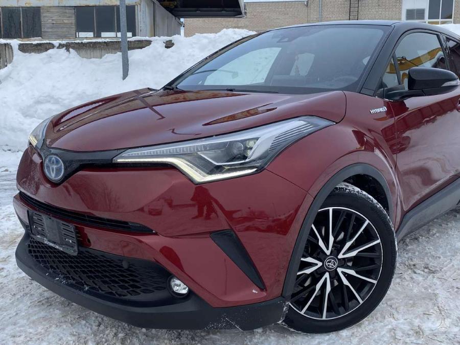 Sarkans Toyota C-HR 2017 Viļņa, ar dzinēja tilpumu 1.80 L un nobraukumu 180 tūkst. km par 14800 €, foto 3 vietnē AUTOMOTO.COM.LV