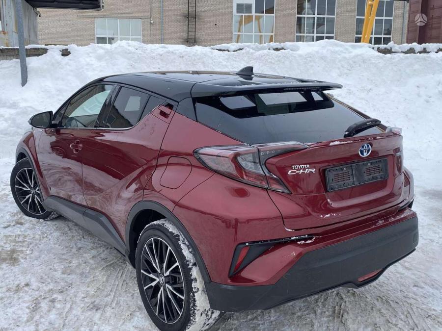 Sarkans Toyota C-HR 2017 Viļņa, ar dzinēja tilpumu 1.80 L un nobraukumu 180 tūkst. km par 14800 €, foto 13 vietnē AUTOMOTO.COM.LV