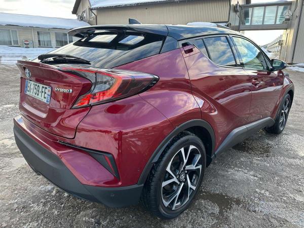 Red Toyota C-HR 2017 in Vilnius, with an engine capacity of 1.80 L and mileage of 254 thousand km for 13900 €, photo 10 on AUTOMOTO.COM.LV