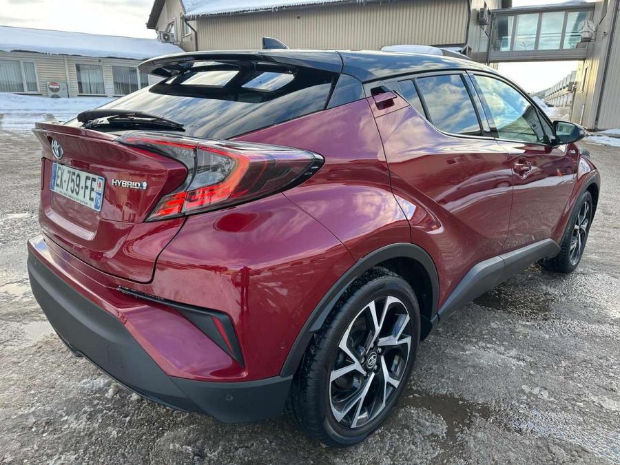 Red Toyota C-HR 2017 in Vilnius, with an engine capacity of 1.80 L and mileage of 254 thousand km for 13900 €, photo 10 on AUTOMOTO.COM.LV