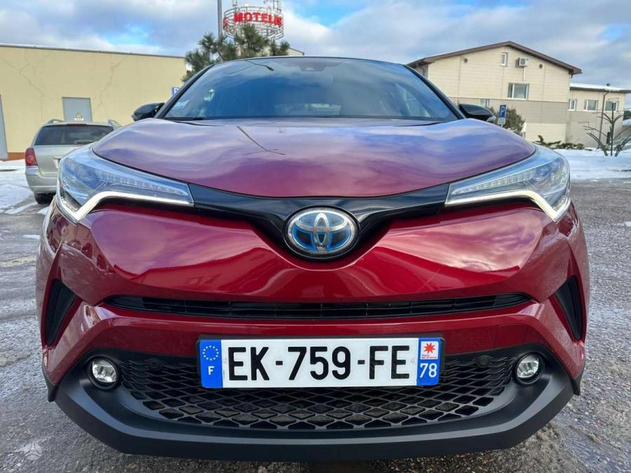Red Toyota C-HR 2017 in Vilnius, with an engine capacity of 1.80 L and mileage of 254 thousand km for 13900 €, photo 16 on AUTOMOTO.COM.LV