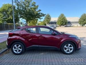 Sarkans Toyota C-HR 2017 Ventspils, ar dzinēja tilpumu 1.80 L un nobraukumu 120 tūkst. km par 15490 €, foto 5 vietnē AUTOMOTO.COM.LV
