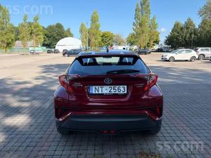 Sarkans Toyota C-HR 2017 Ventspils, ar dzinēja tilpumu 1.80 L un nobraukumu 120 tūkst. km par 15490 €, foto 7 vietnē AUTOMOTO.COM.LV