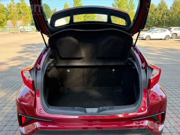 Sarkans Toyota C-HR 2017 Ventspils, ar dzinēja tilpumu 1.80 L un nobraukumu 120 tūkst. km par 15490 €, foto 8 vietnē AUTOMOTO.COM.LV