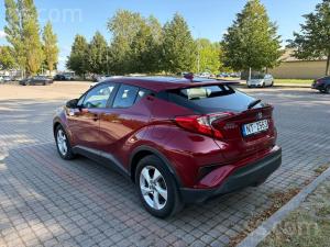 Sarkans Toyota C-HR 2017 Ventspils, ar dzinēja tilpumu 1.80 L un nobraukumu 120 tūkst. km par 15490 €, foto 9 vietnē AUTOMOTO.COM.LV