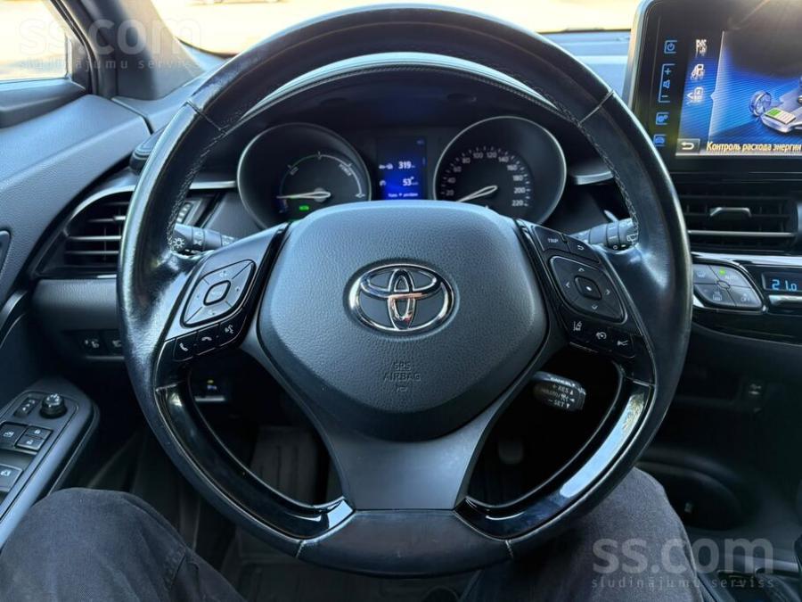 Sarkans Toyota C-HR 2017 Ventspils, ar dzinēja tilpumu 1.80 L un nobraukumu 120 tūkst. km par 15490 €, foto 12 vietnē AUTOMOTO.COM.LV