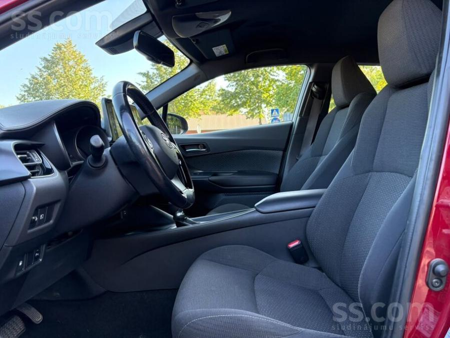 Sarkans Toyota C-HR 2017 Ventspils, ar dzinēja tilpumu 1.80 L un nobraukumu 120 tūkst. km par 15490 €, foto 17 vietnē AUTOMOTO.COM.LV